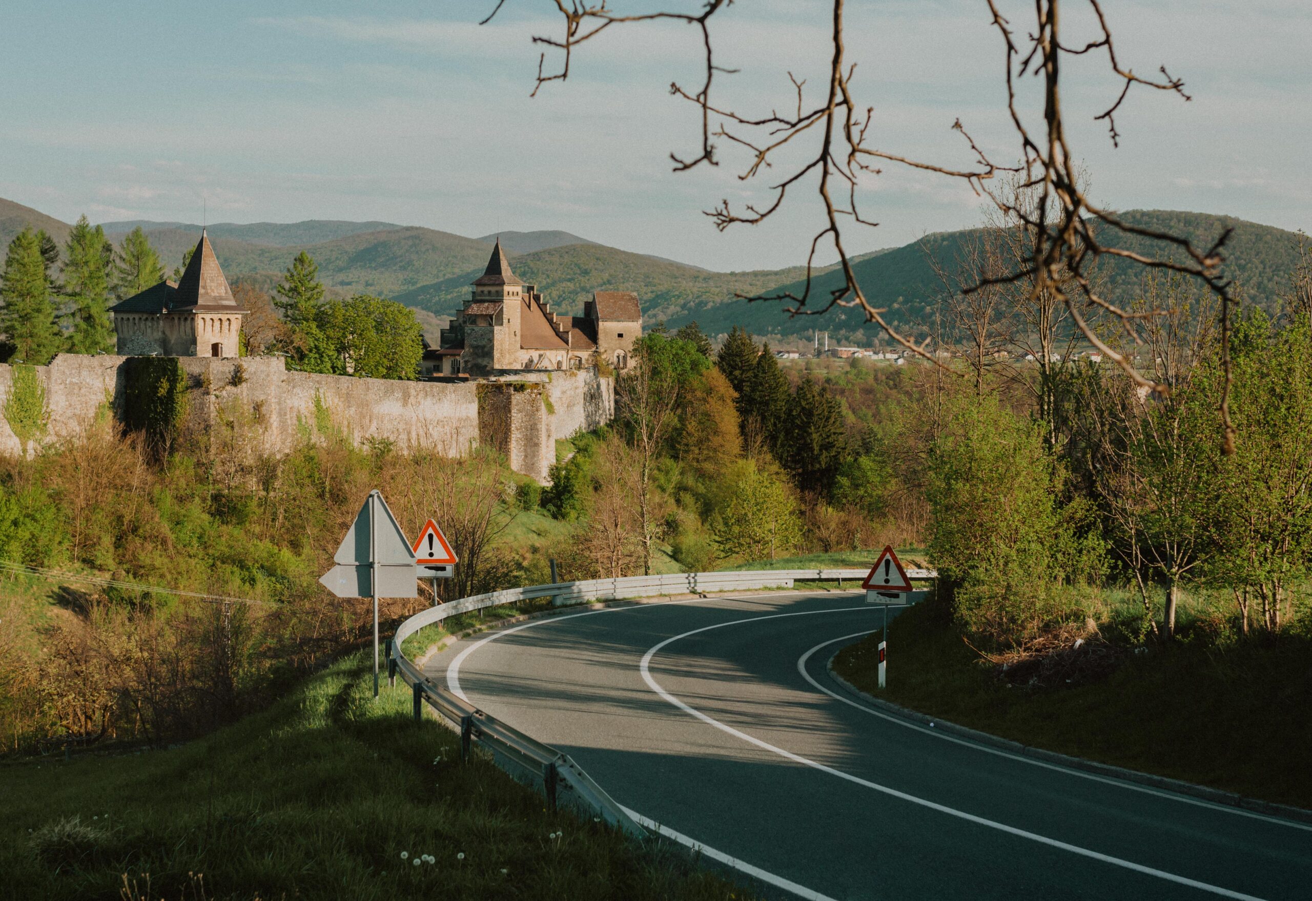 Stari grad Ostrožac-tvrđava Ostrožac - Turizam u Bosni i Hercegovini ...